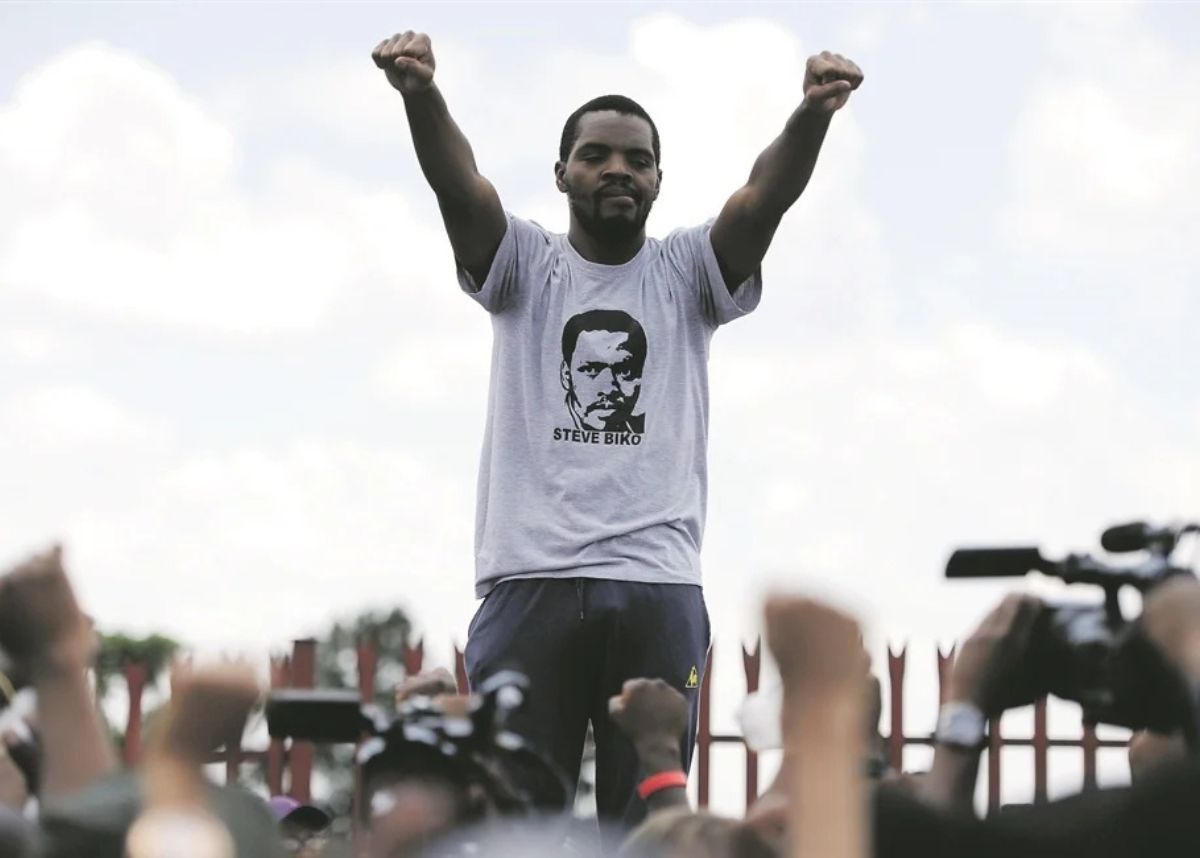 Spotted: Fees Must Fall legend joins Orlando Pirates!