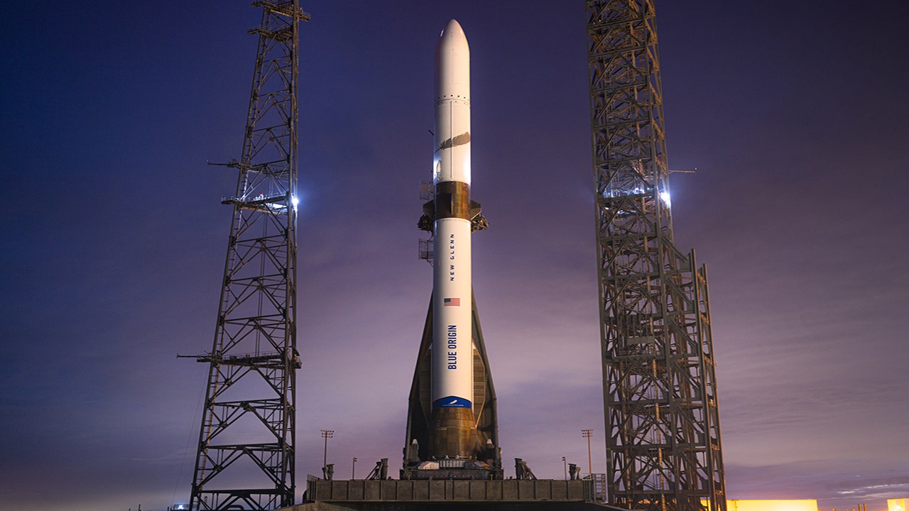Blue Origin targets Jan. 10 for inaugural mission of New Glenn rocket ...