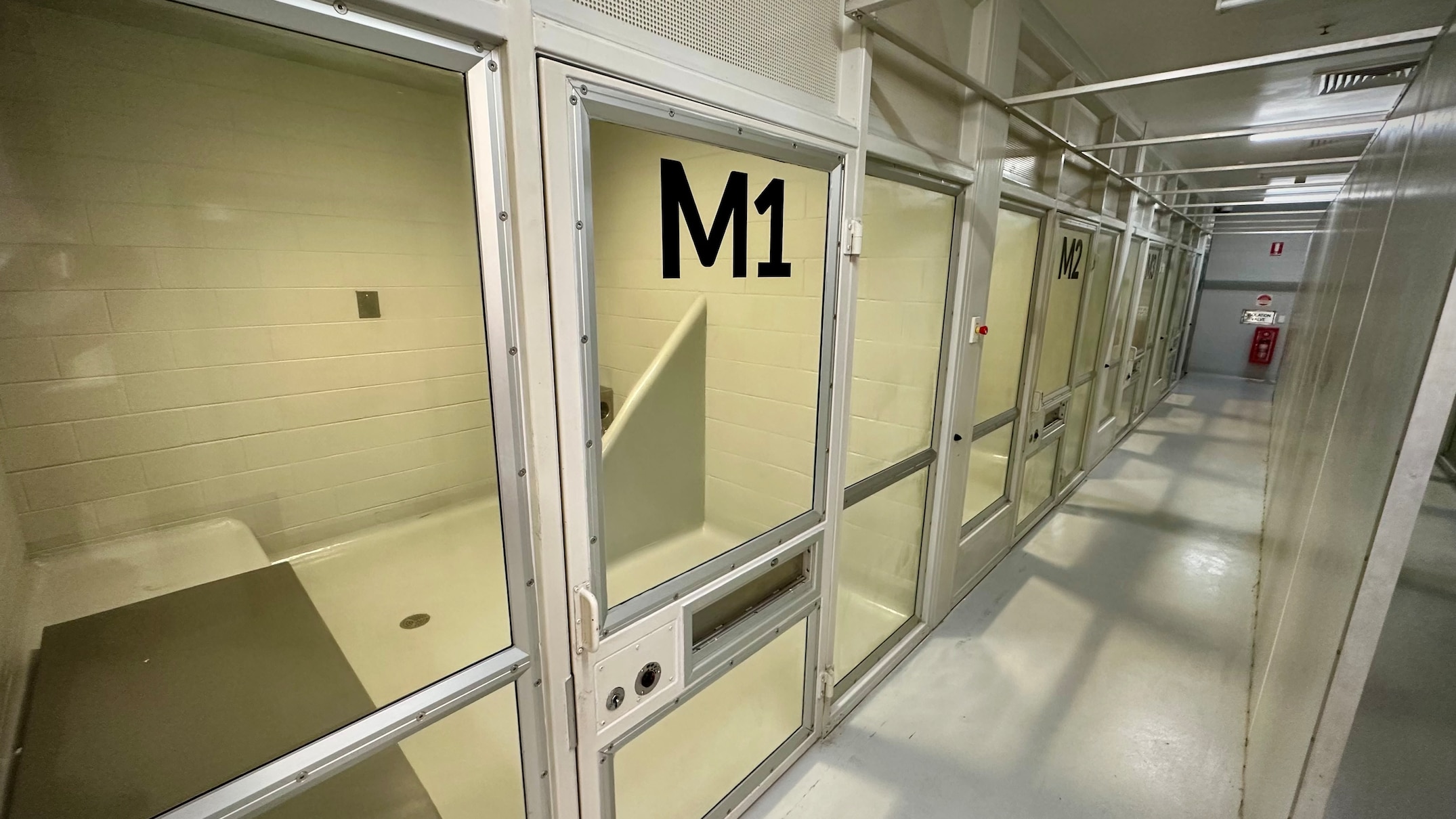 NT police watch houses at capacity as prisoner numbers again hit record ...