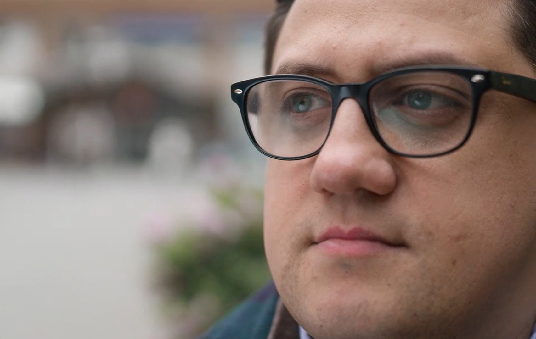 Det nytter ikke lenger å skylde på samfunnet, FrP og Abid Raja