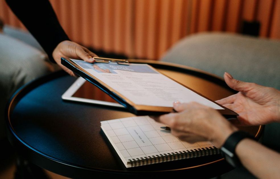 Mentir sur son CV : Qu’est-ce qui est vraiment légal