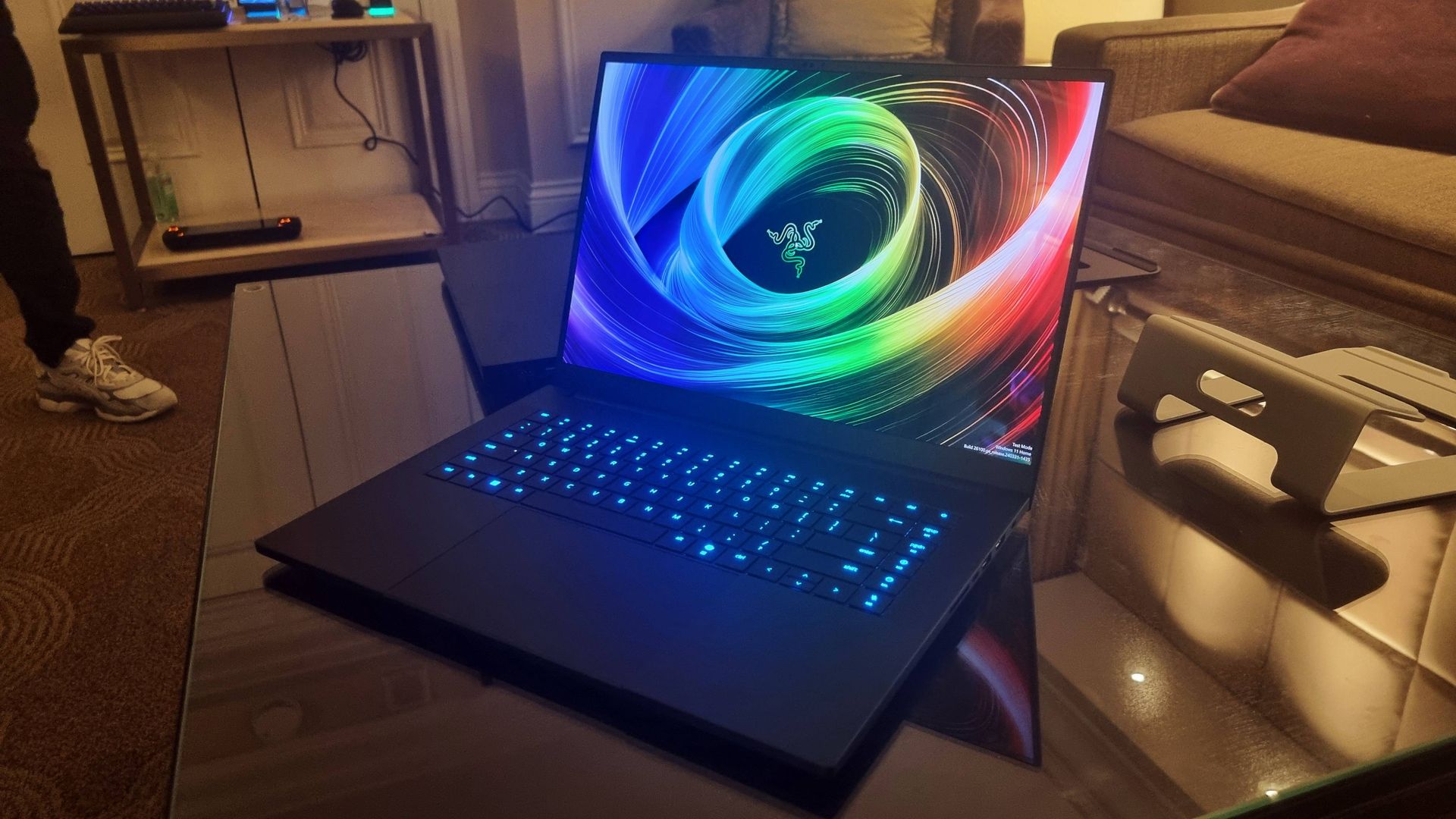 The new 'aggressively priced' Razer Blade 16 is slimmer, sleeker, AMD ...