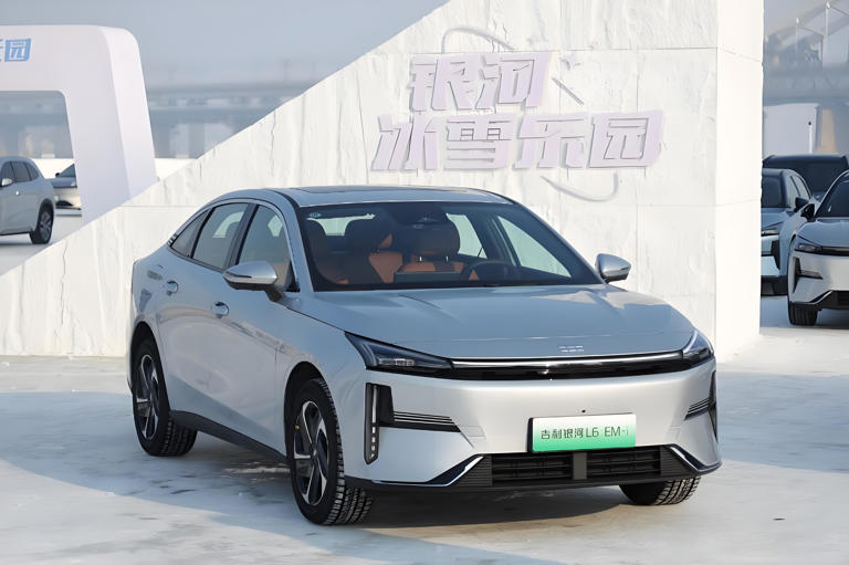 银河L6/L7 EM-i亮相，升级EM-i混动+魅族车机