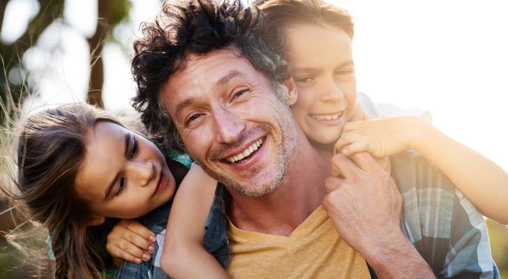 I'm a 45-year-old single parent with 3 kids and $450,000 in savings ...