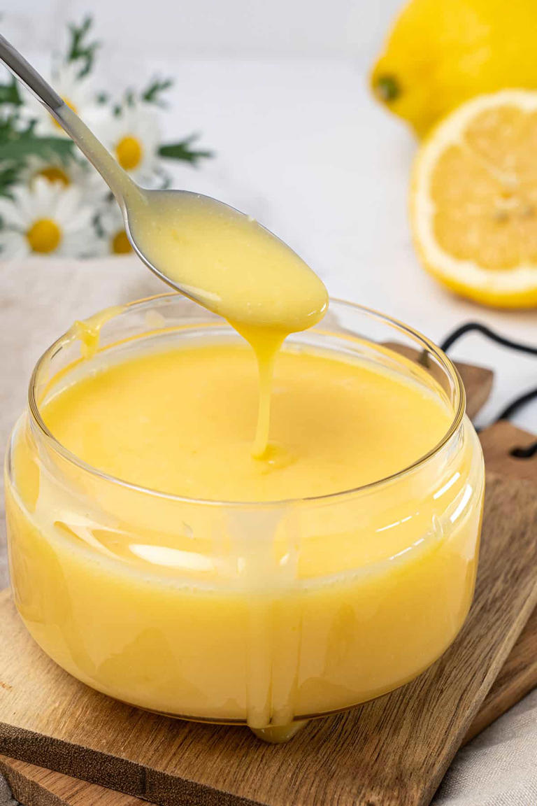 4-Ingredient Homemade Lemon Curd That Will Make You Ditch The Store-Bought