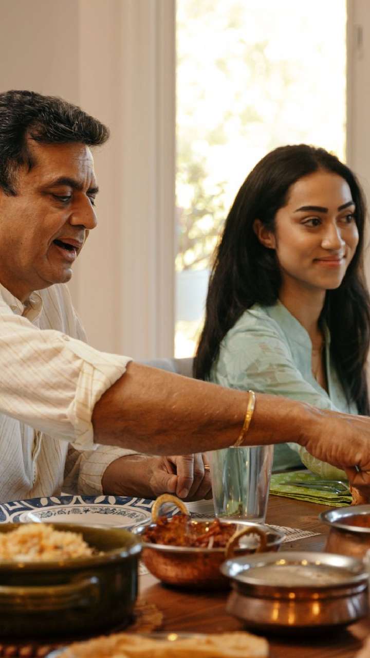 7 Easy Post-Dinner Rituals To Supercharge Digestion And Prevent Bloating