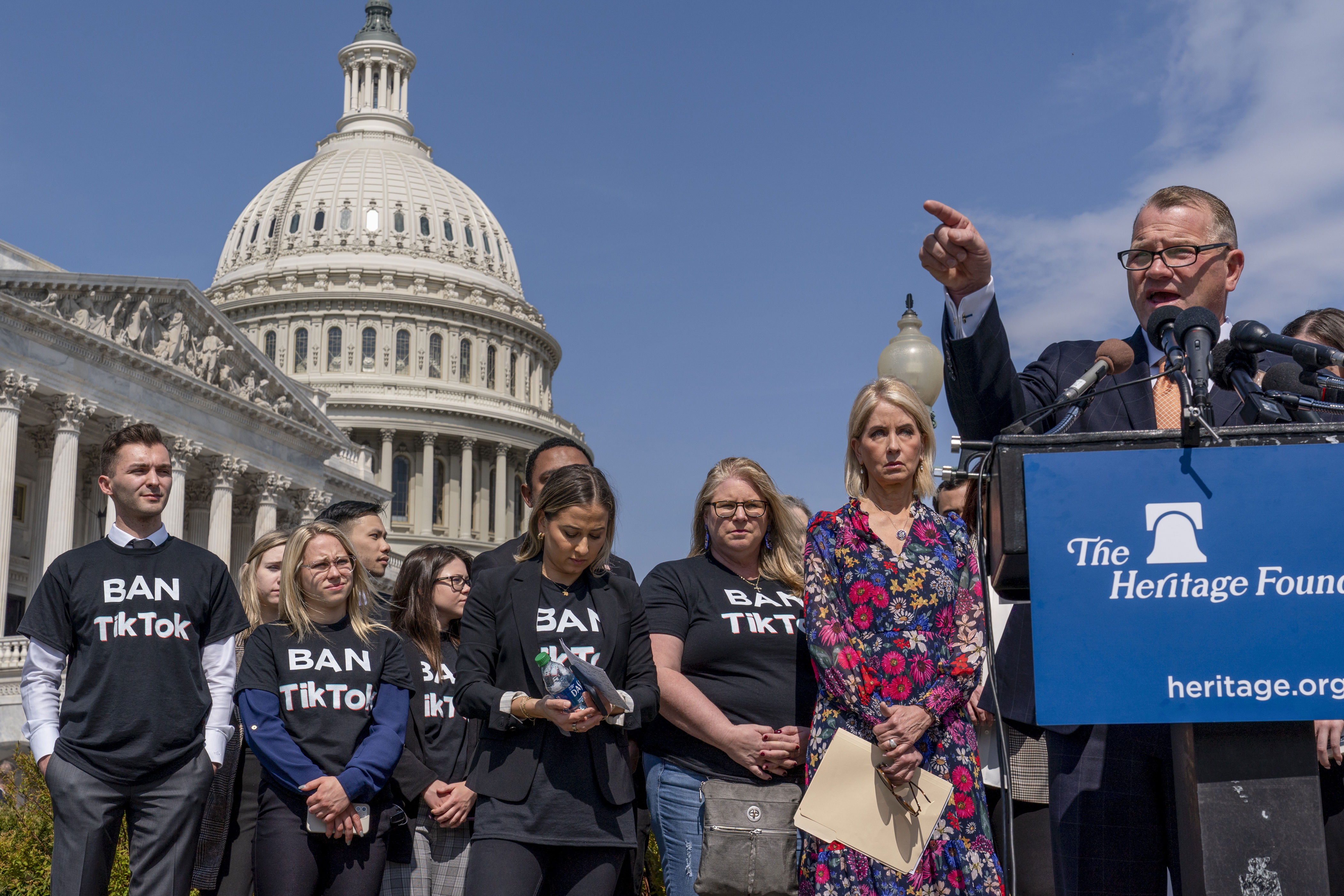 U.S.-China Digital Fragmentation Is Putting the World in a Bind