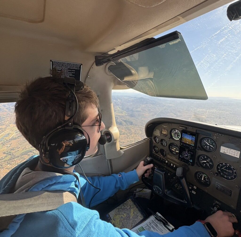 Teen, 17, becomes one of world’s youngest pilots before even graduated ...