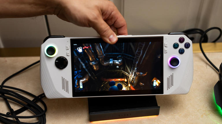 Razer’s RGB dock turns gaming handhelds and phones into TV consoles