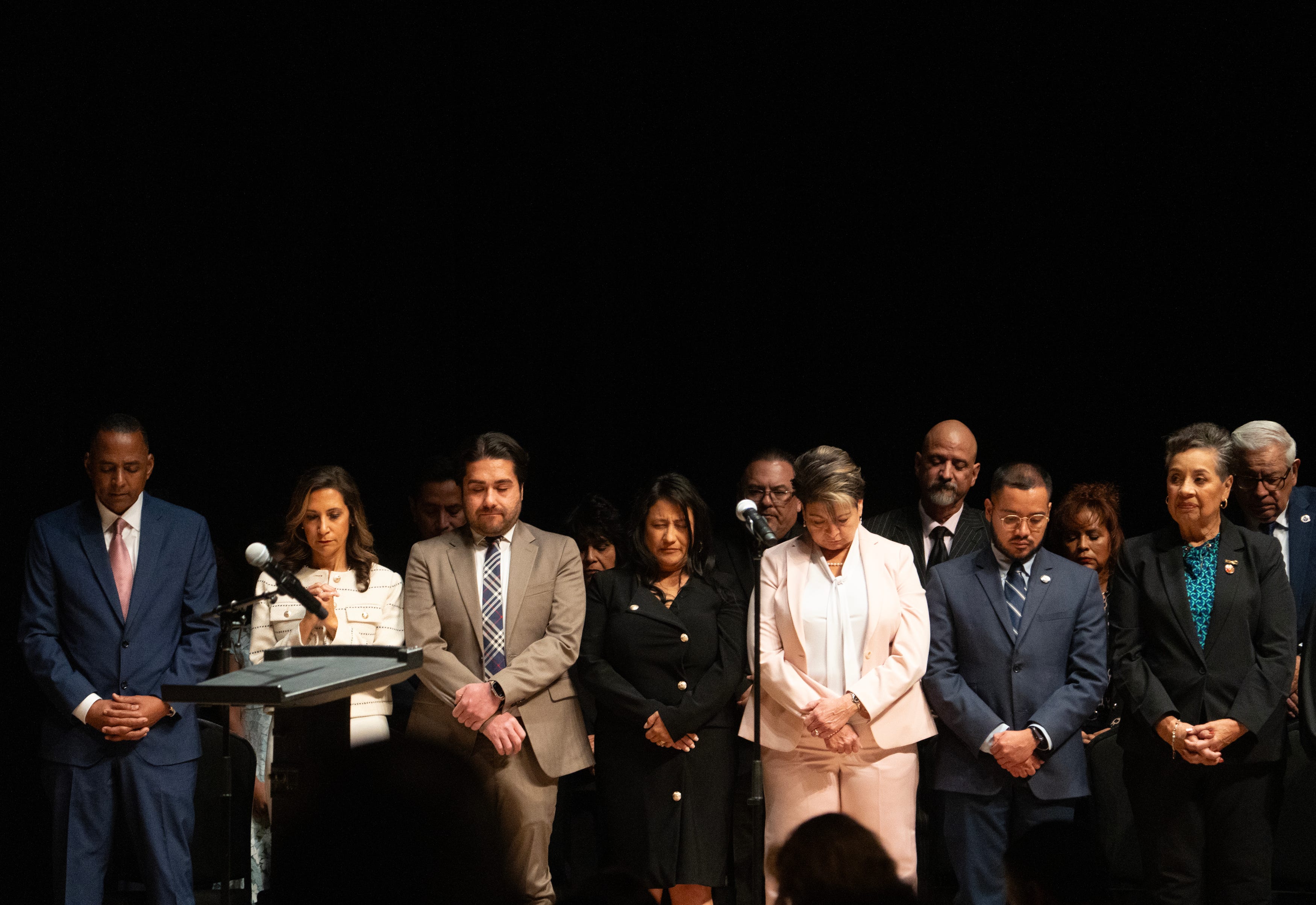 Swearing-in ceremony ushers in new El Paso leadership: Mayor Johnson ...