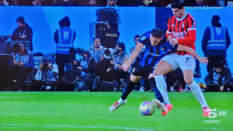 Sozza bocciato dopo Inter-Milan: errori sul contatto Morata-Asllani e ...