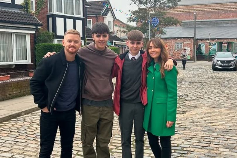 Coronation Street's Mason Radcliffe actor tells co-star 'I love you so ...