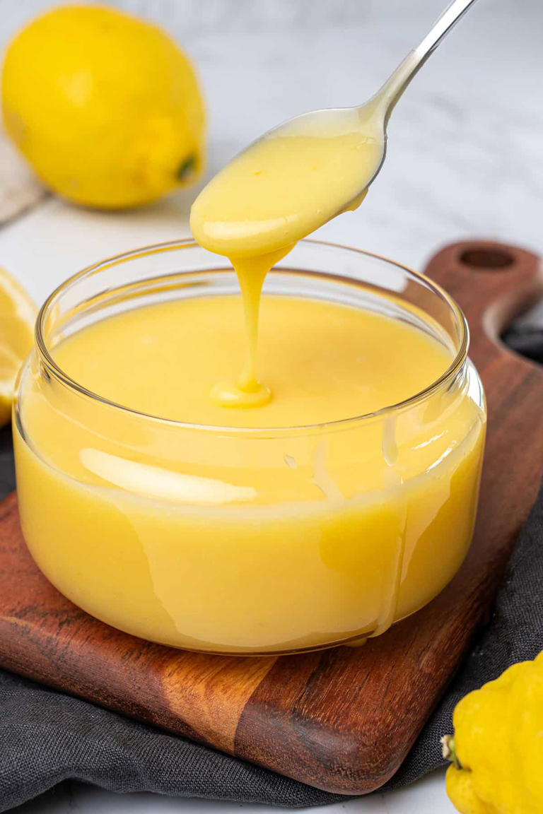 4-Ingredient Homemade Lemon Curd That Will Make You Ditch The Store-Bought