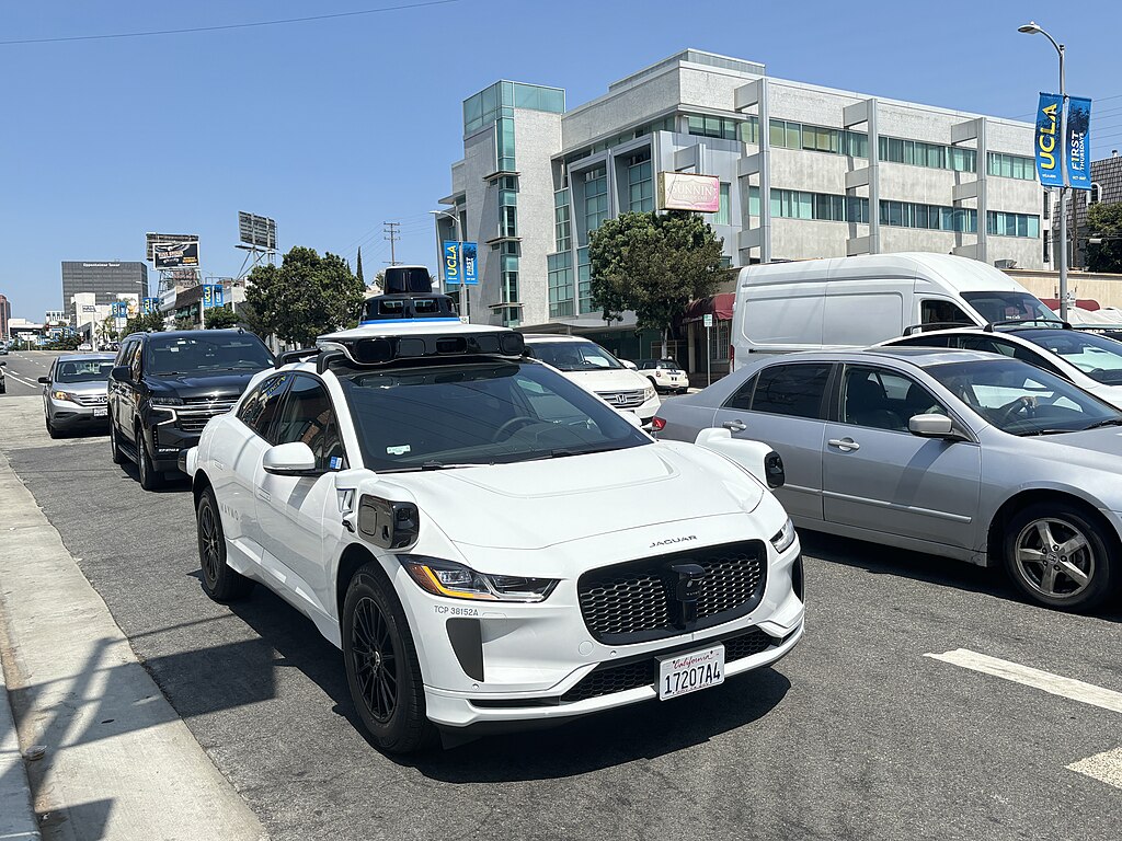 Man Trapped in Circling Waymo Robotaxi Nearly Misses Flight Home