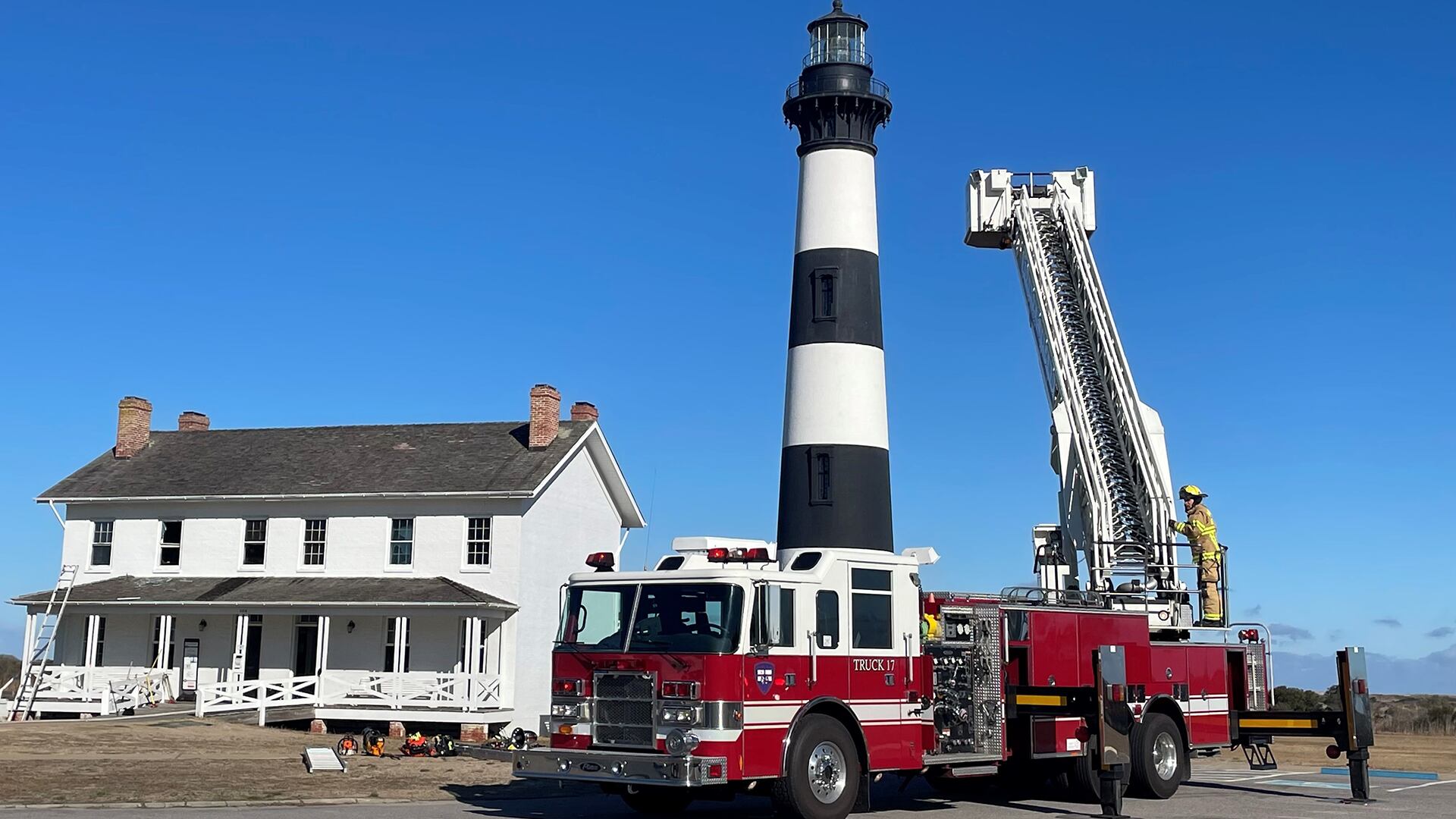 Bodie Island Lighthouse Double Keeper’s Quarters closed due to fire