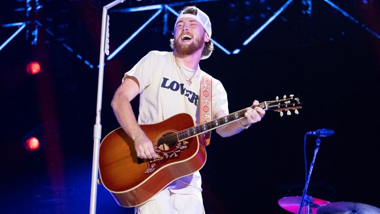 Country singer Bailey Zimmerman to kick off 2025 tour in downtown ...