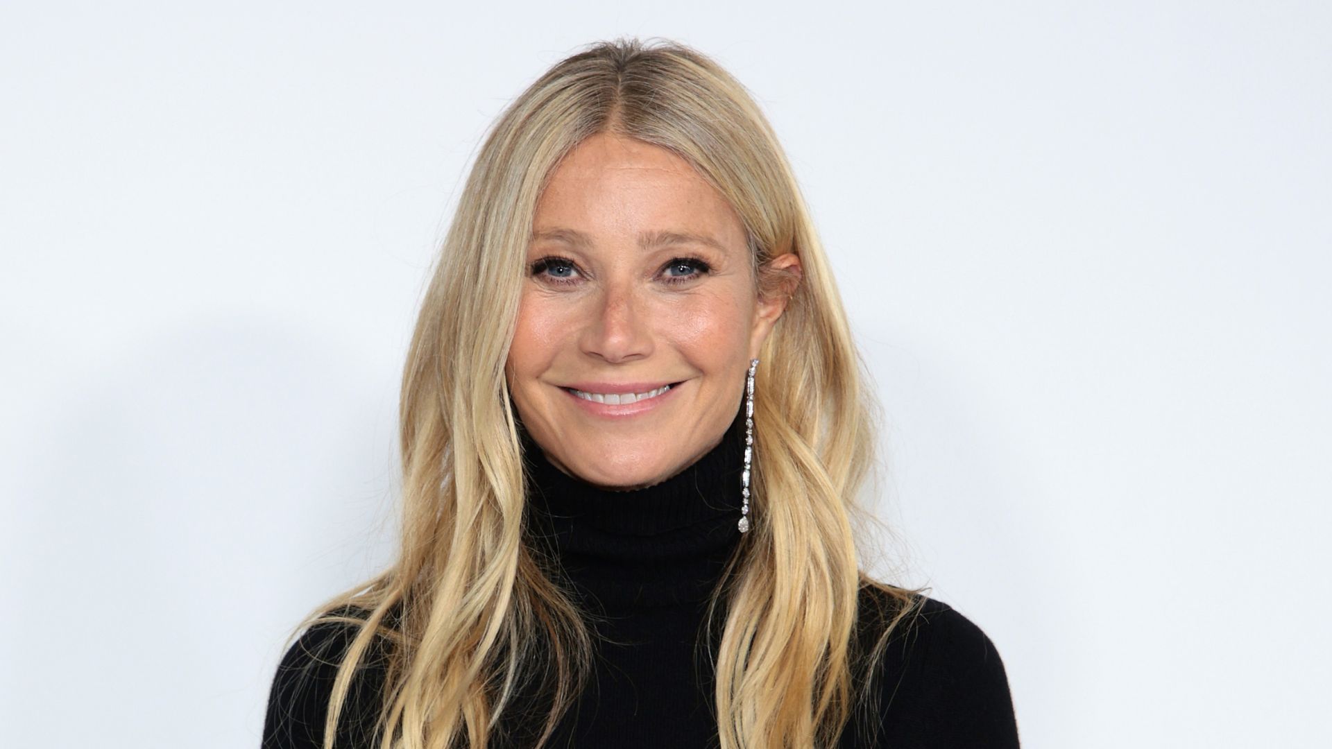 We're shopping belted wrap cardigans like Gwyneth Paltrow's this spring ...