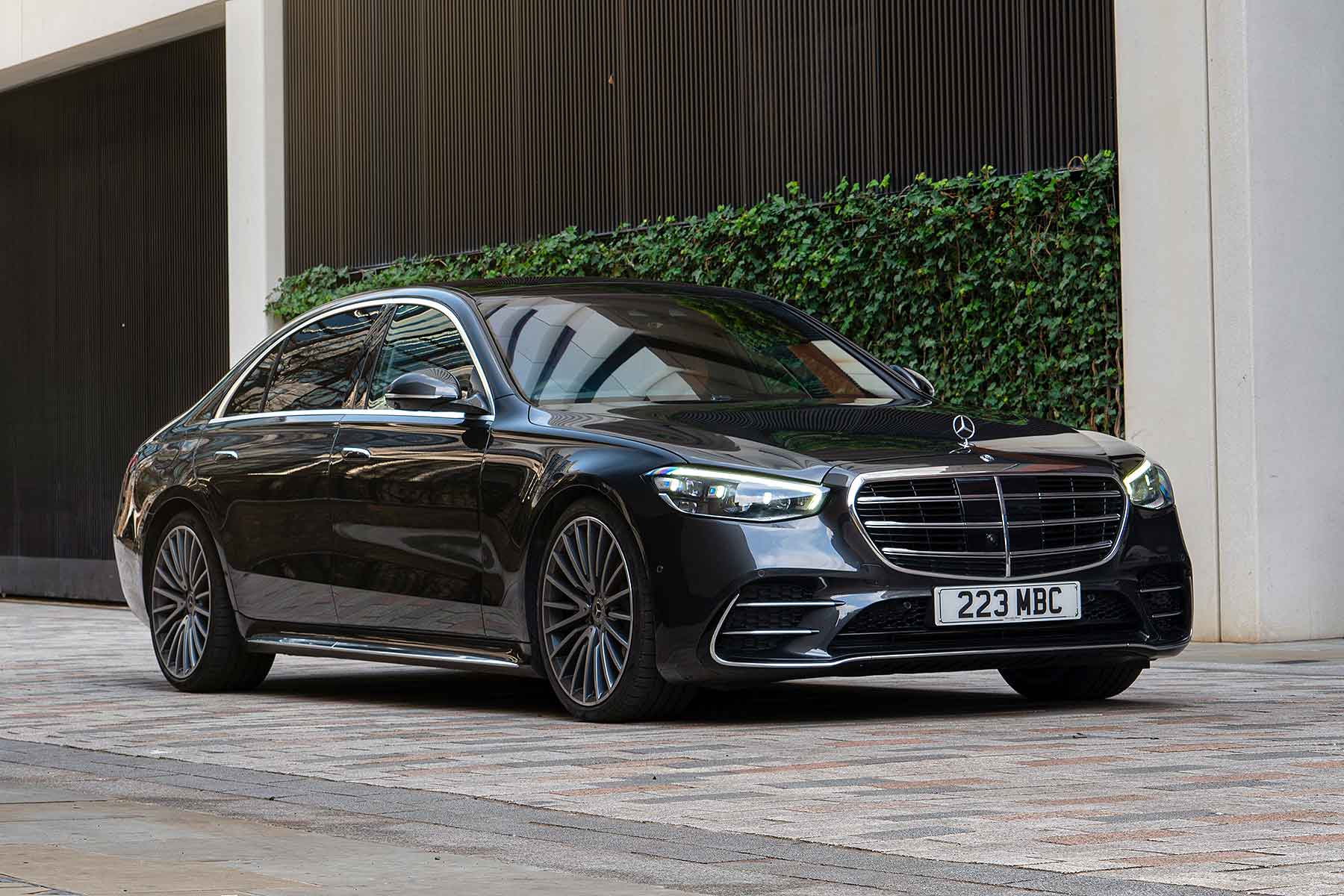 Best luxury cars 2026