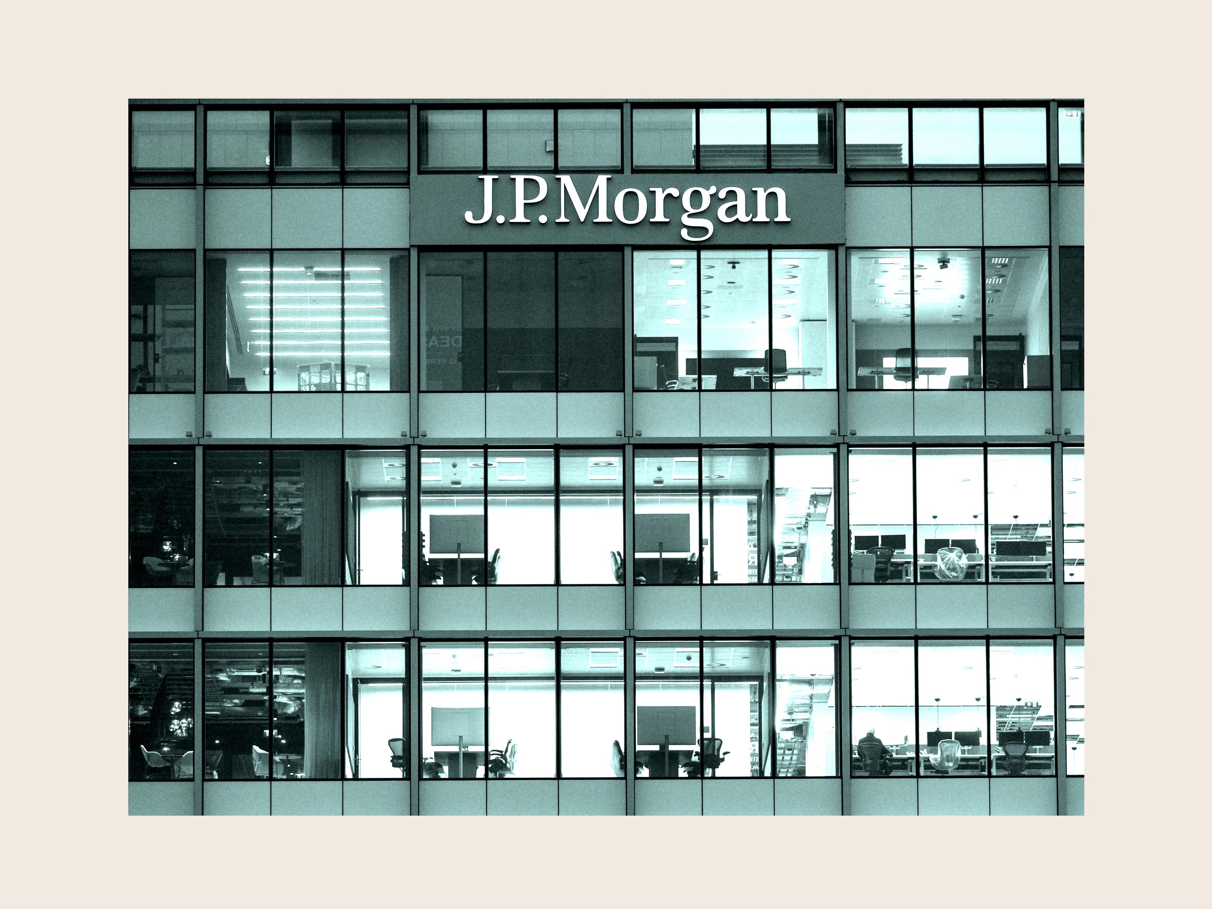 How JPMorgan is moving closer to 5 days a week in the office