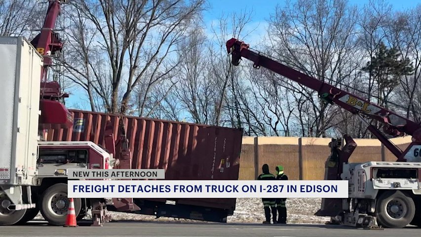 Shipping container detaches from truck on I-287 in Edison