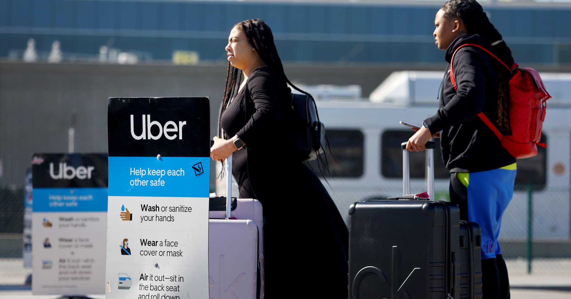 Delta links its loyalty program to Uber, ending partnership with Lyft