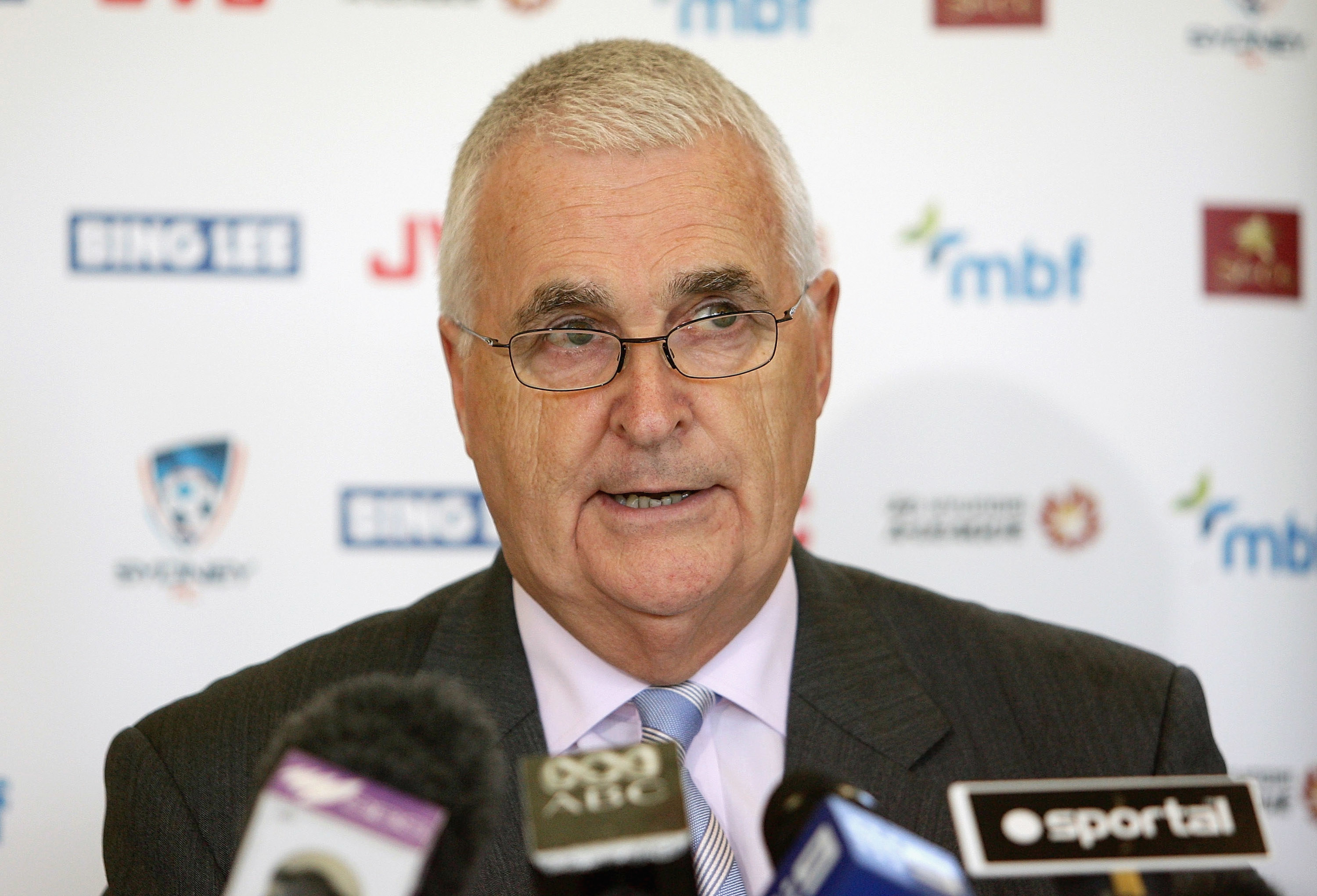 FA mourns 'giant' of football in Australia