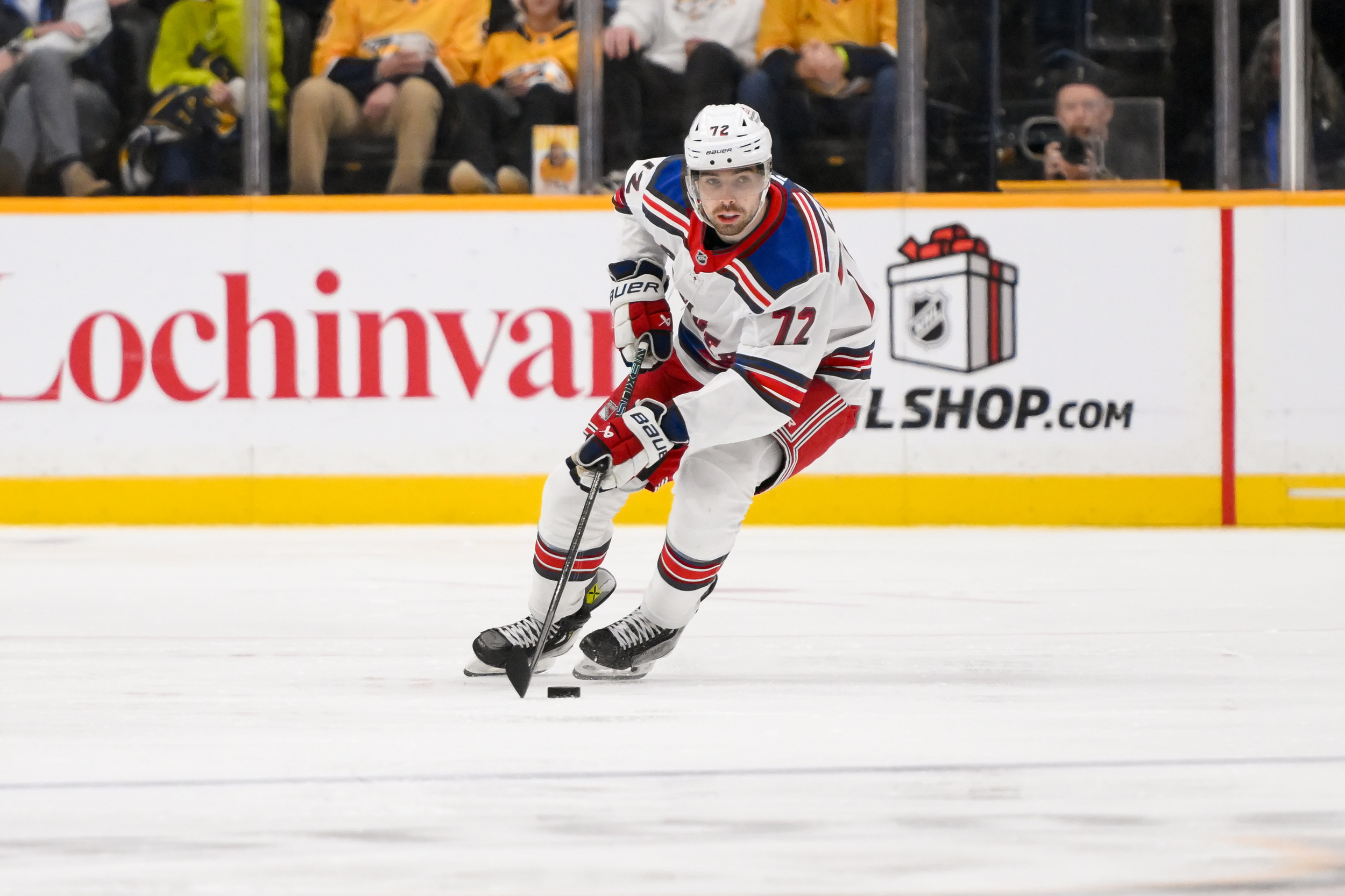 Rangers’ Filip Chytil leaves game vs. Stars with upper-body injury