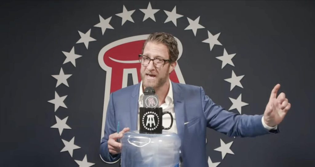 Dave Portnoy open to voting Democrat