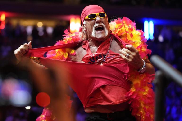 Here's why Hulk Hogan got booed out of the building on WWE's Netflix debut