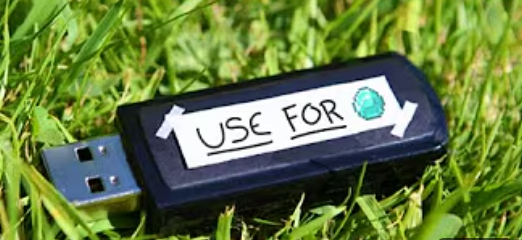 I Fooled My Friend with a Minecraft USB