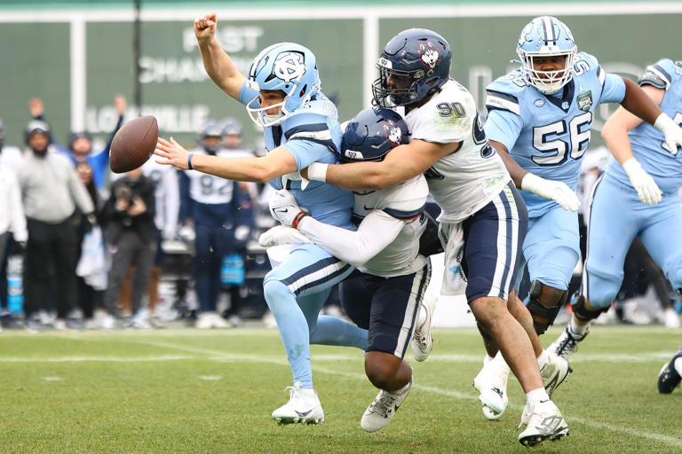 Tar Heels lands big transfer lineman to bolster defense in 2025