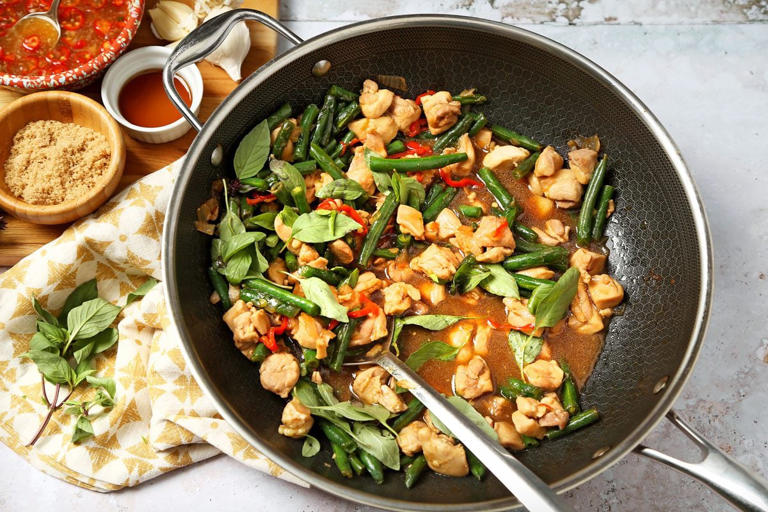 Thai Basil Chicken (Pad Krapow Gai)