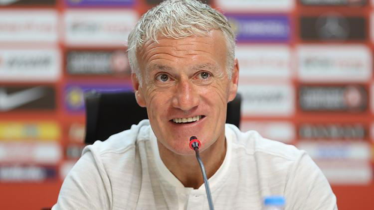 Fransa Milli Takımı'nda bir devrin sonu: Deschamps bırakma kararını ... Fransa Milli Takımı'nda bir devrin sonu: Deschamps bırakma kararını ...