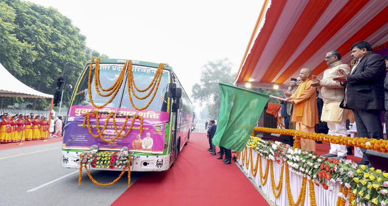 CM Adityanath flags off UP team participating in 28th Yuva Utsav 2025