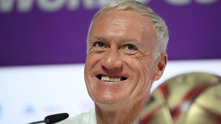 Fransa Milli Takımı'nda bir devrin sonu: Deschamps bırakma kararını ... Fransa Milli Takımı'nda bir devrin sonu: Deschamps bırakma kararını ...