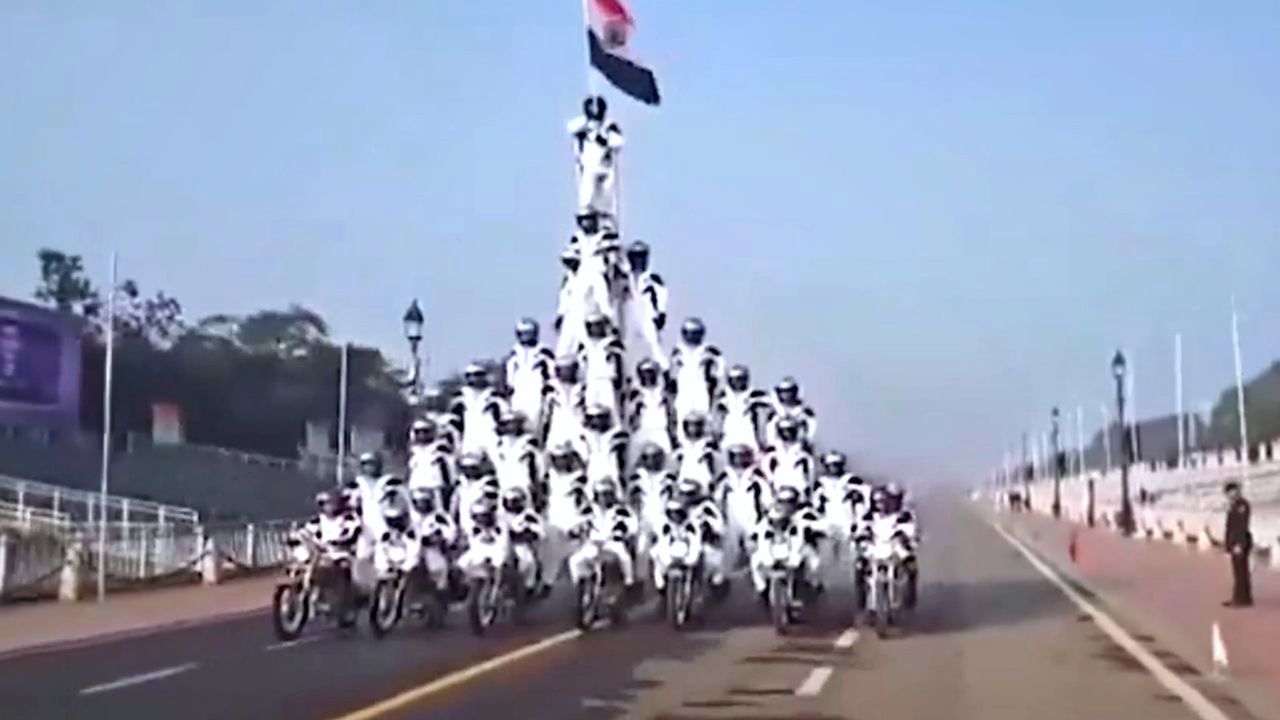 Indian Army Daredevils set record for highest human pyramid on motorcycles