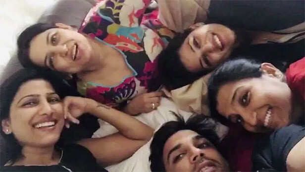 Late Sushant Singh Rajput's best family moments