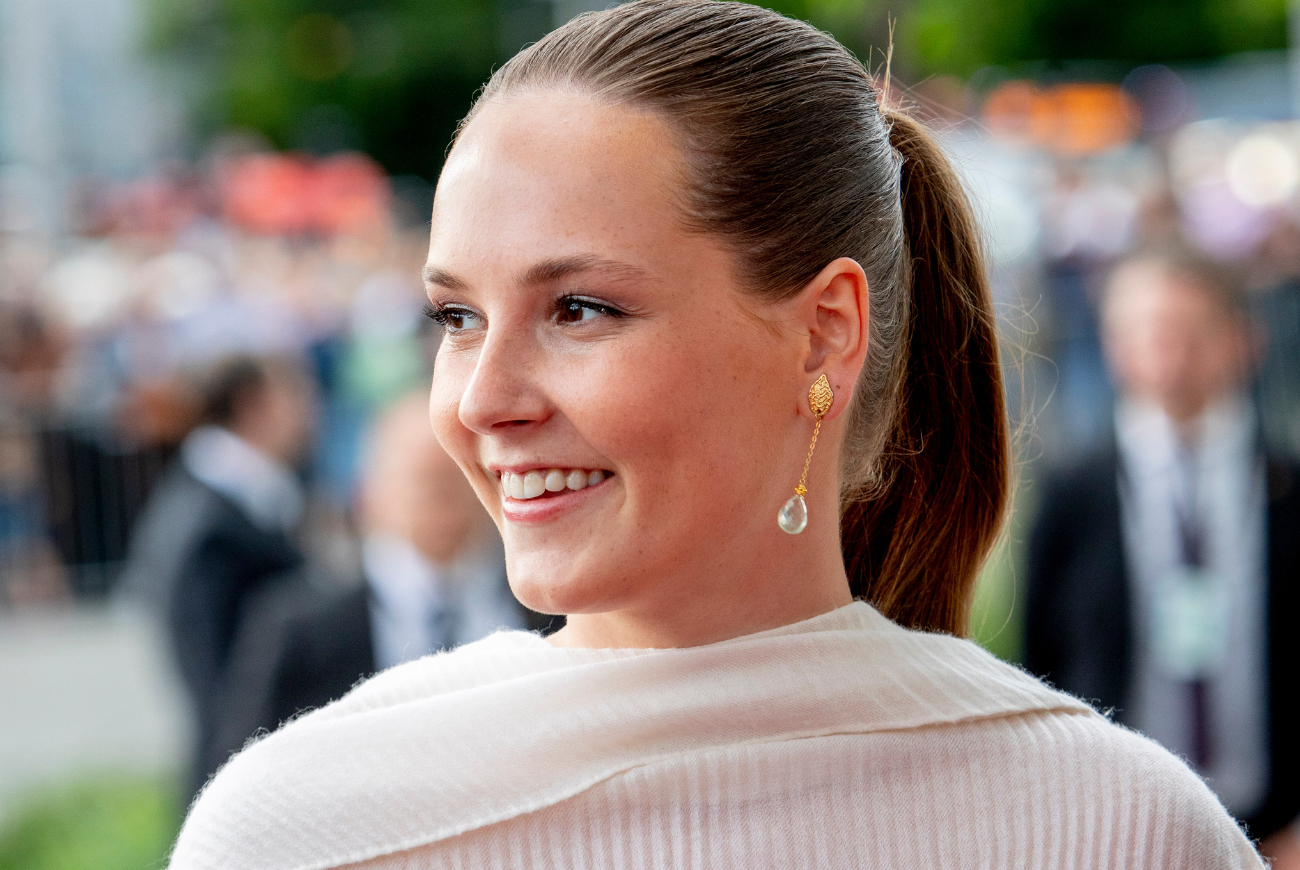 Prinses Ingrid Alexandra viert haar 21ste verjaardag: nieuwe foto's van ...