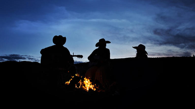 Why You Should Give 'Cowboy Camping' In The American Southwest A Try
