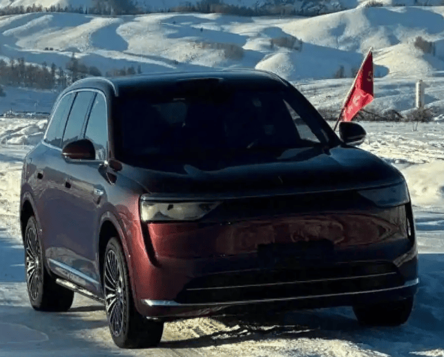 问界M8高端SUV来袭，华为赋能，一季度交付，无伪装谍照大曝光！