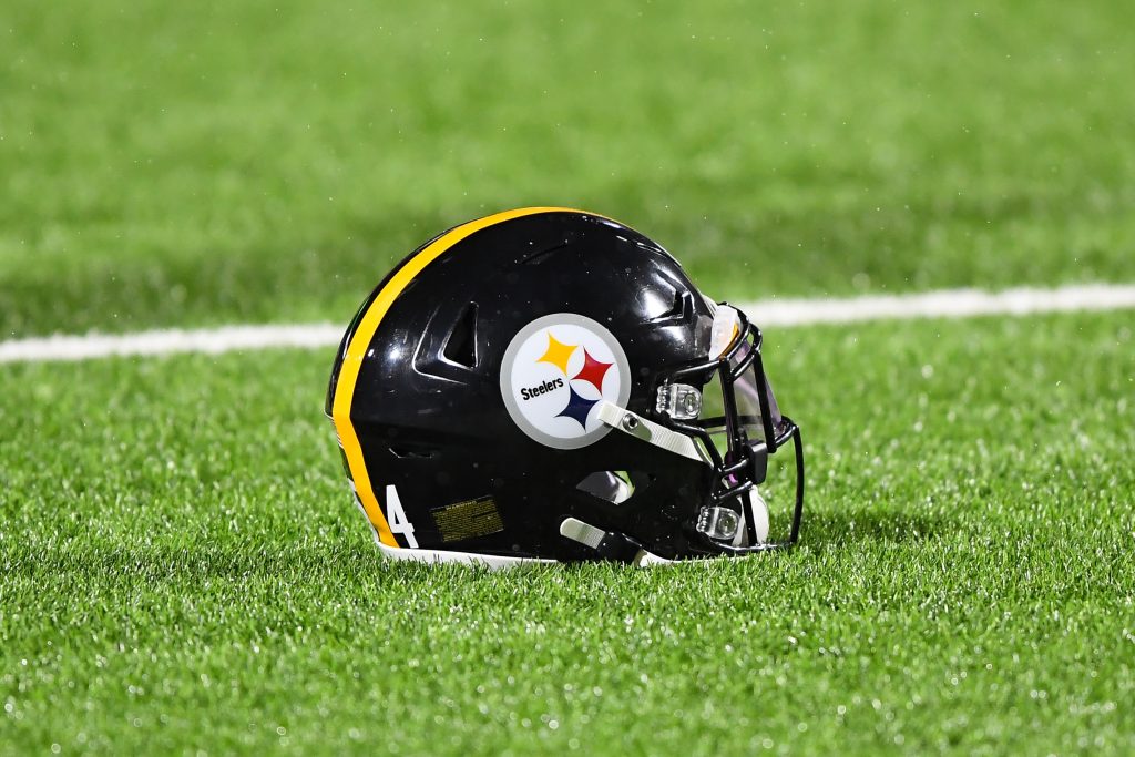 Steelers targeting new quarterback