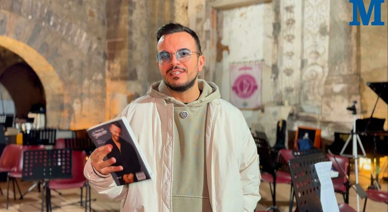 Andrea Sannino canta con gli allievi del liceo "Garofano" di Capua ...