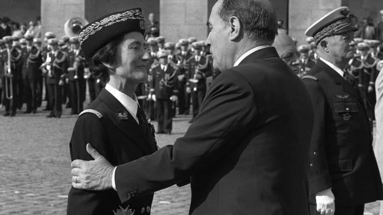 Médecin, pilote et première femme promue au rang de général en France ...