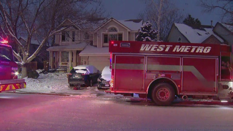 Crews battle house fire in Jefferson County Crews battle house fire in Jefferson County