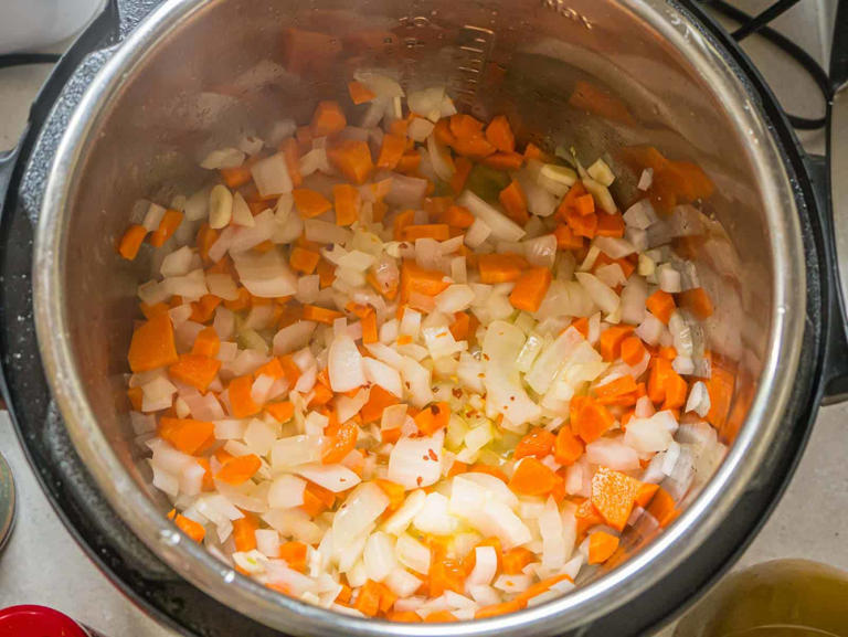 Pressure Cooker Tuscan Bean Soup