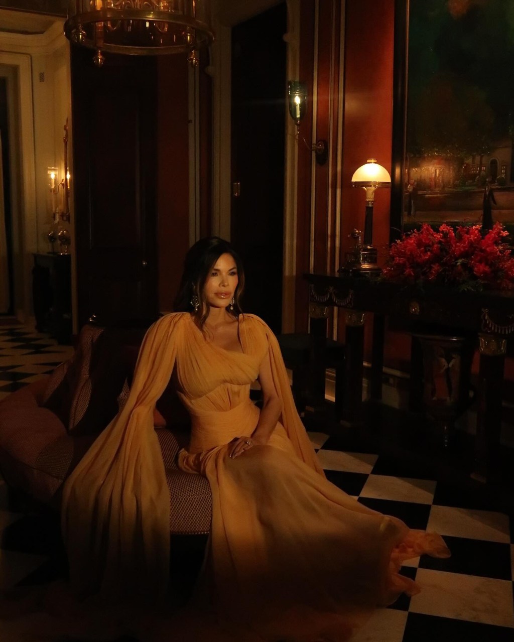 Lauren Sánchez swaps peekaboo bra for ethereal gown at Trump’s ...