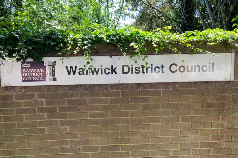 Minister urged to attend meeting over future of Warwickshire councils