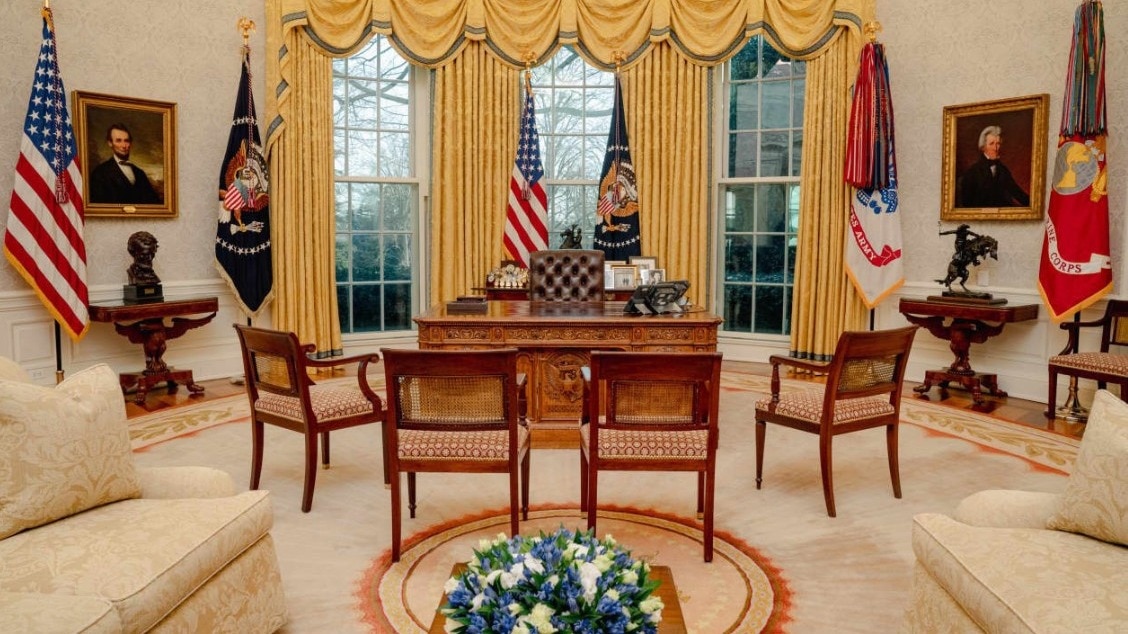 Inside Donald Trump's Oval office: A power play of family photos ...