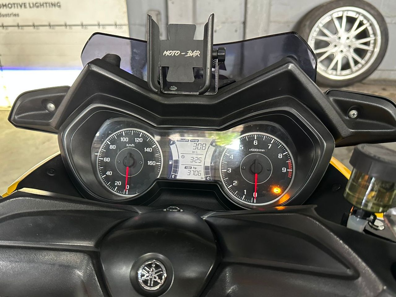 Speedometer Yamaha XMAX Ngantuk, Ini Trik Biar Terlihat Segar