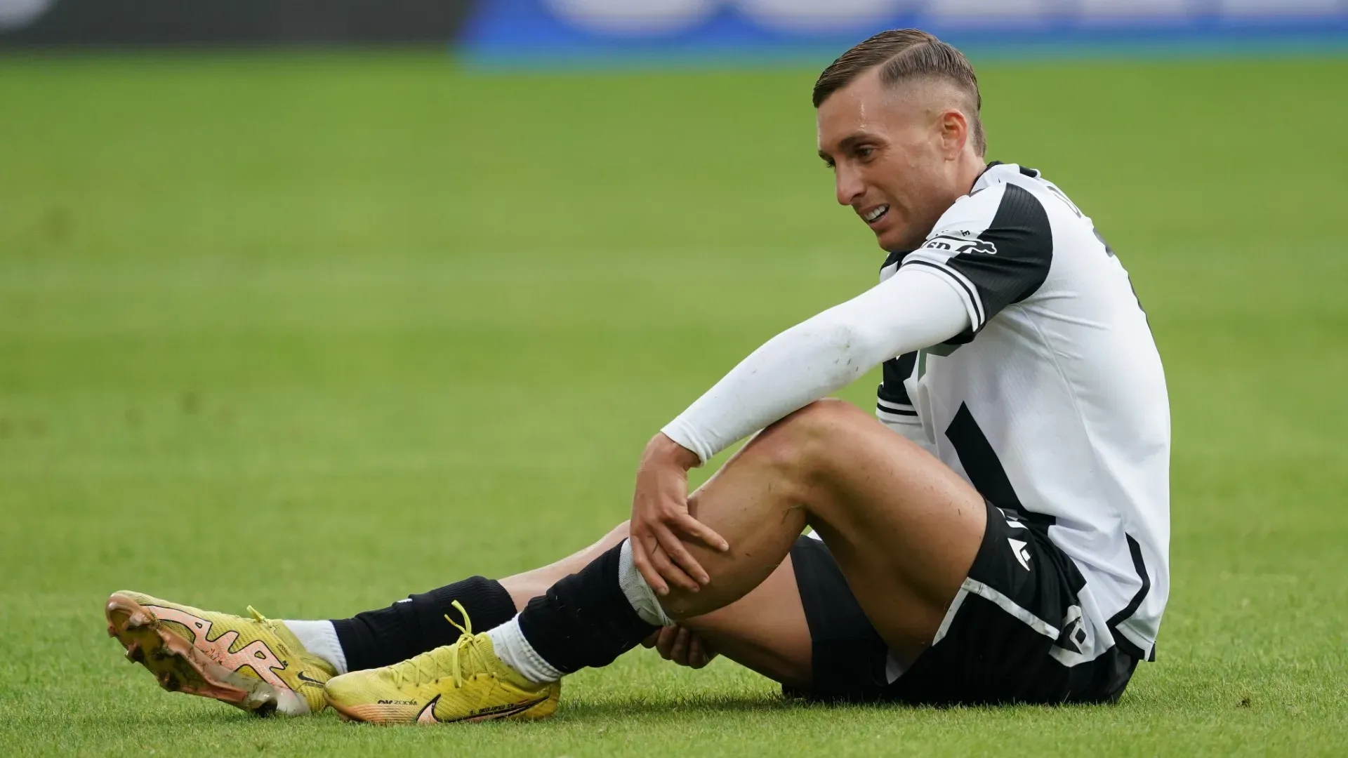 14 Types Of Socially Awkward People You’ll Recognize Instantly (And ...